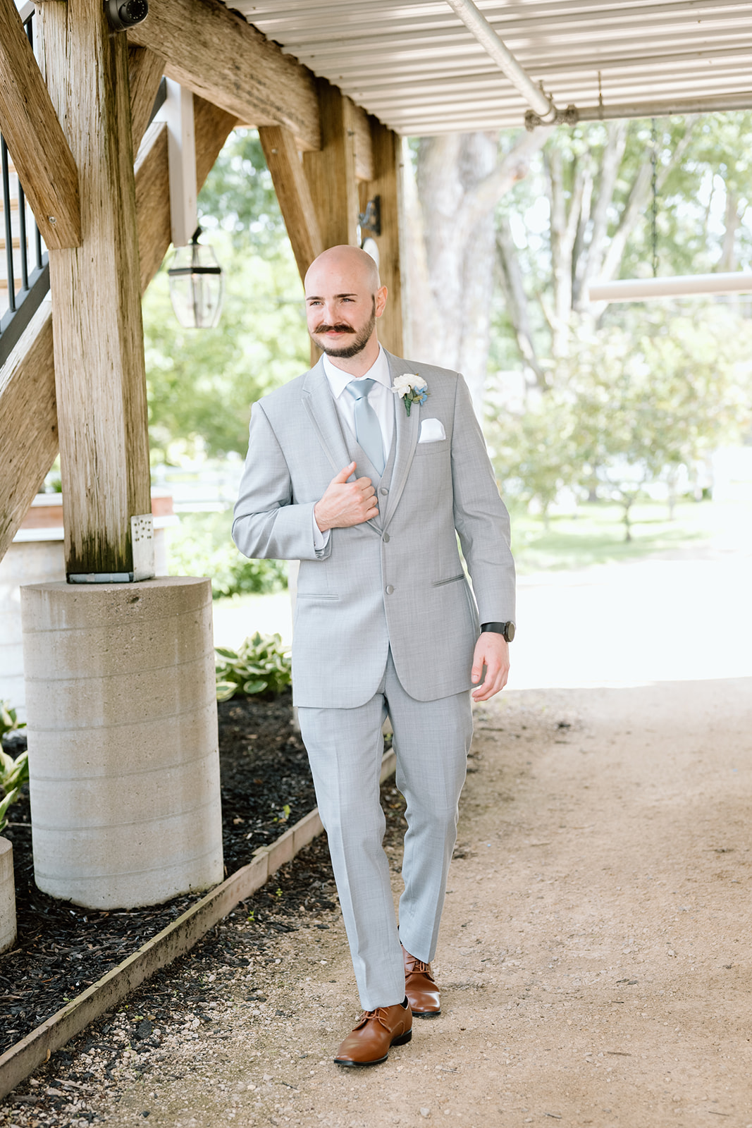 How I Approach Sneak Peek Photography | alycrossphotography.com