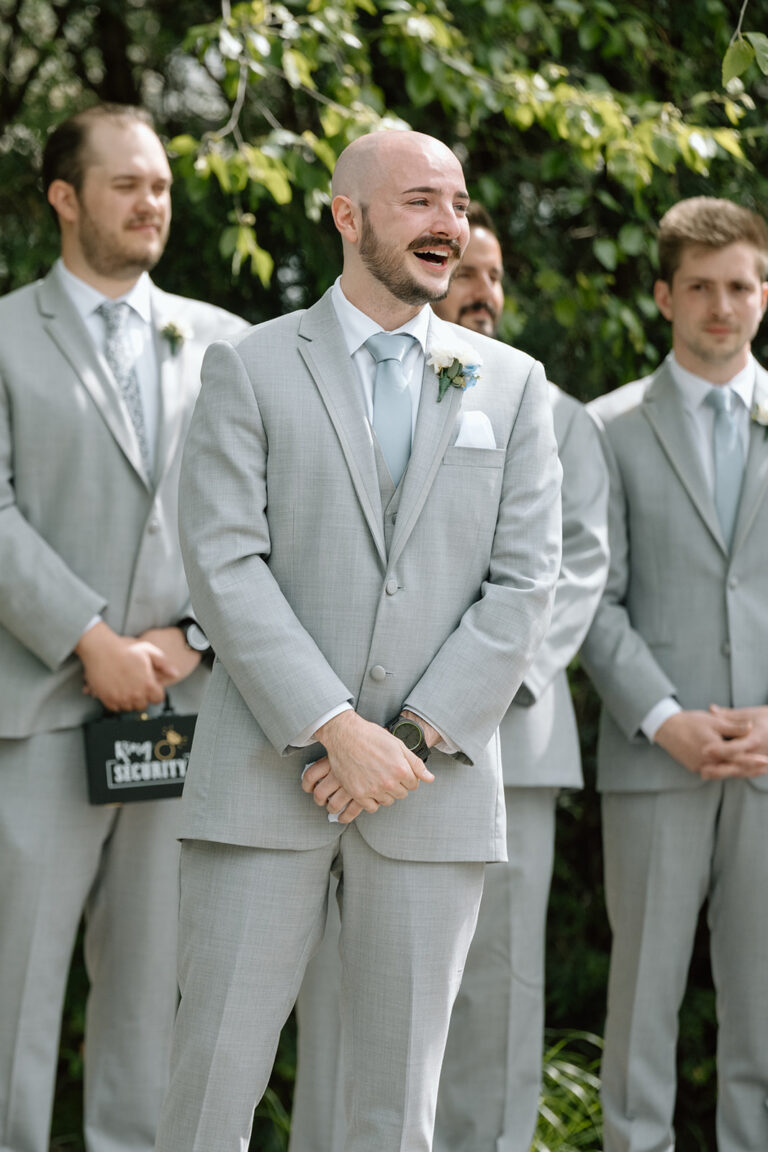 How I Approach Sneak Peek Photography | alycrossphotography.com