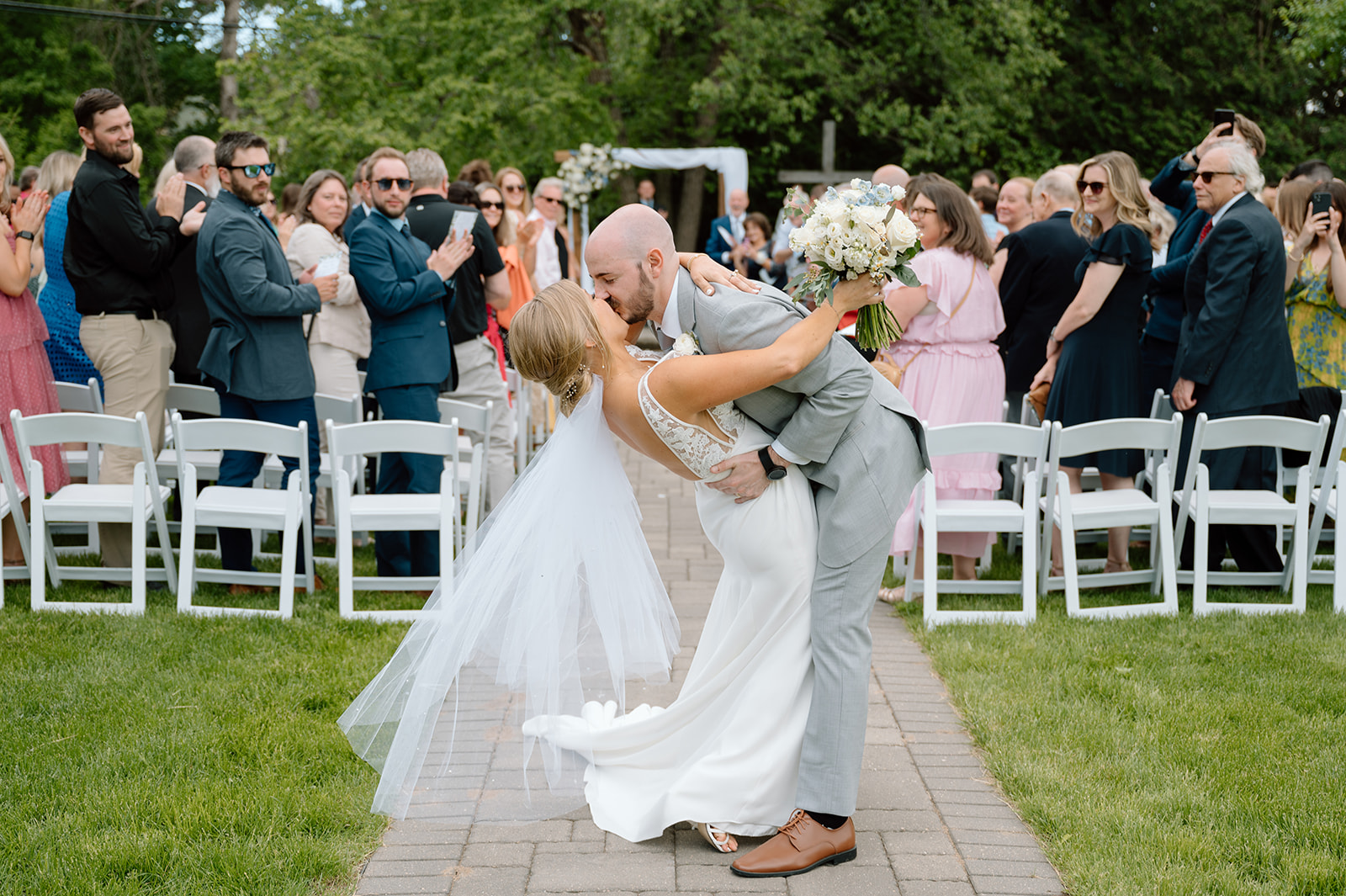 How I Approach Sneak Peek Photography | alycrossphotography.com