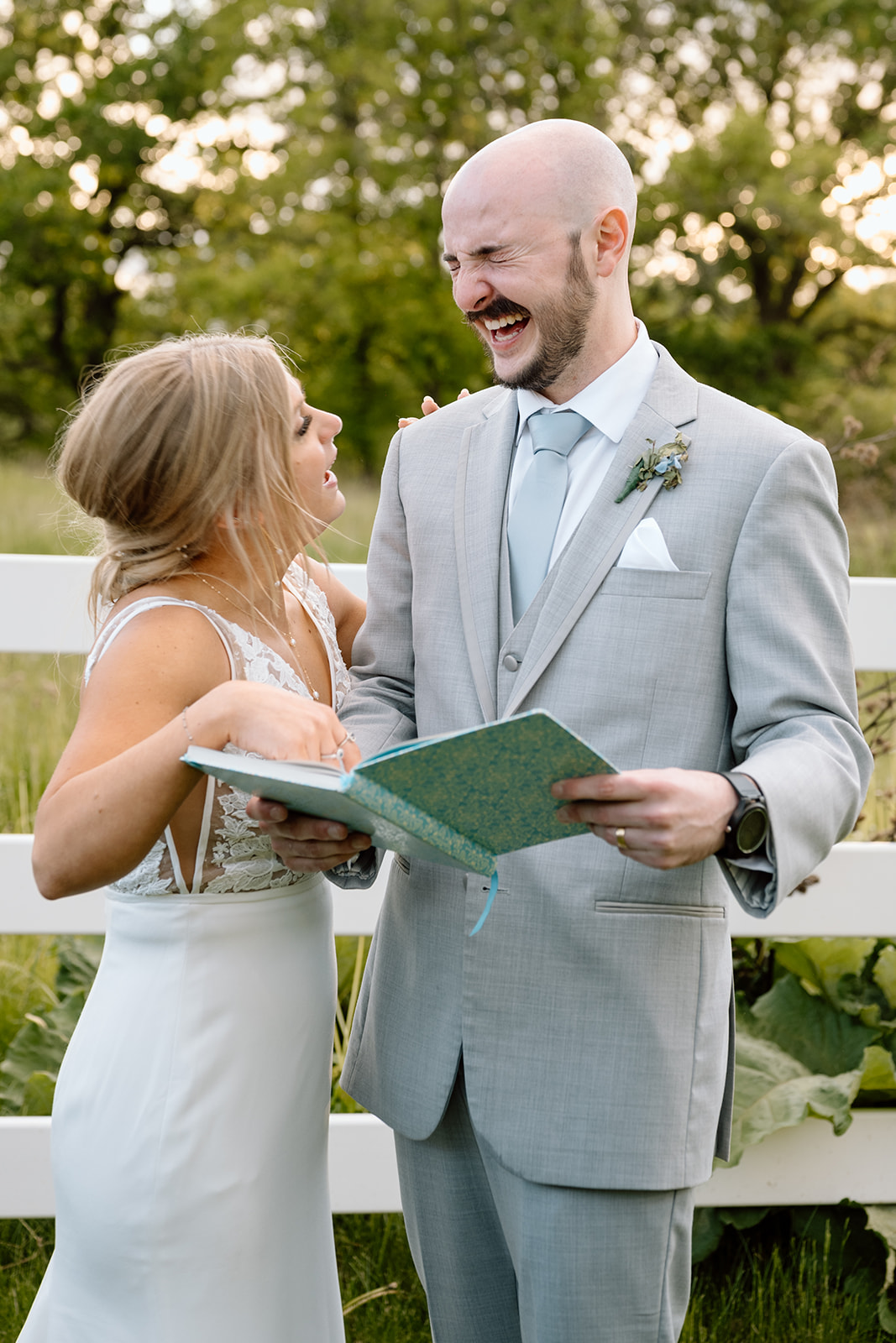 How I Approach Sneak Peek Photography | alycrossphotography.com