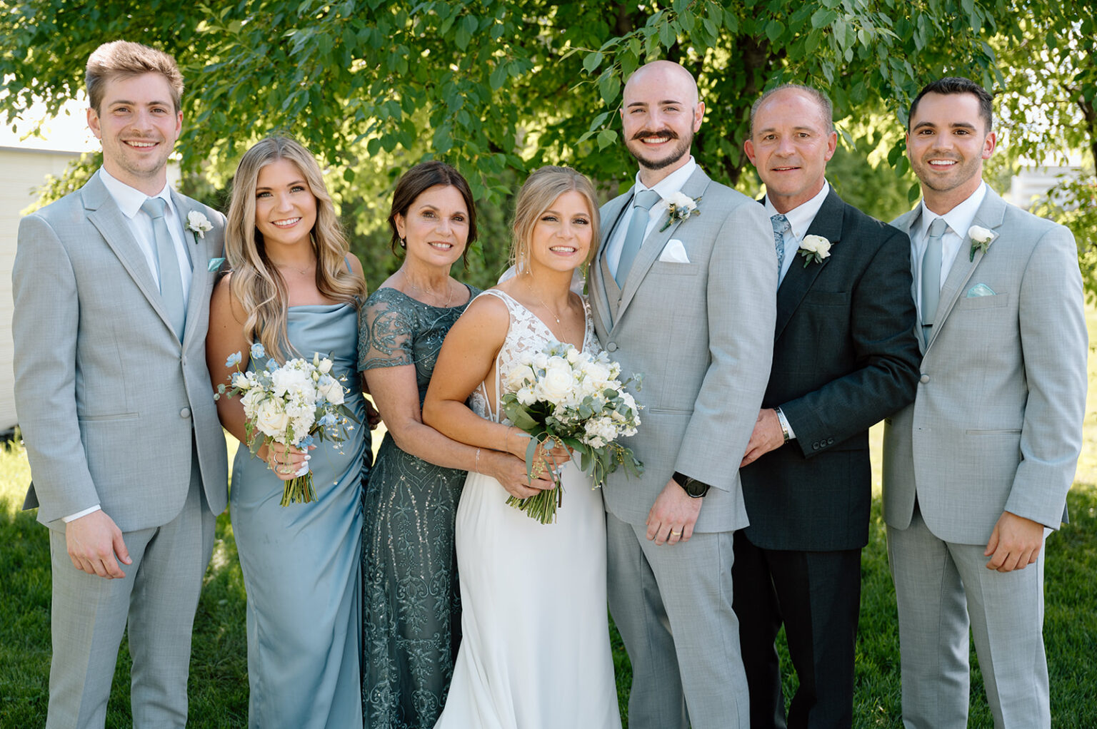 How I Approach Sneak Peek Photography | alycrossphotography.com