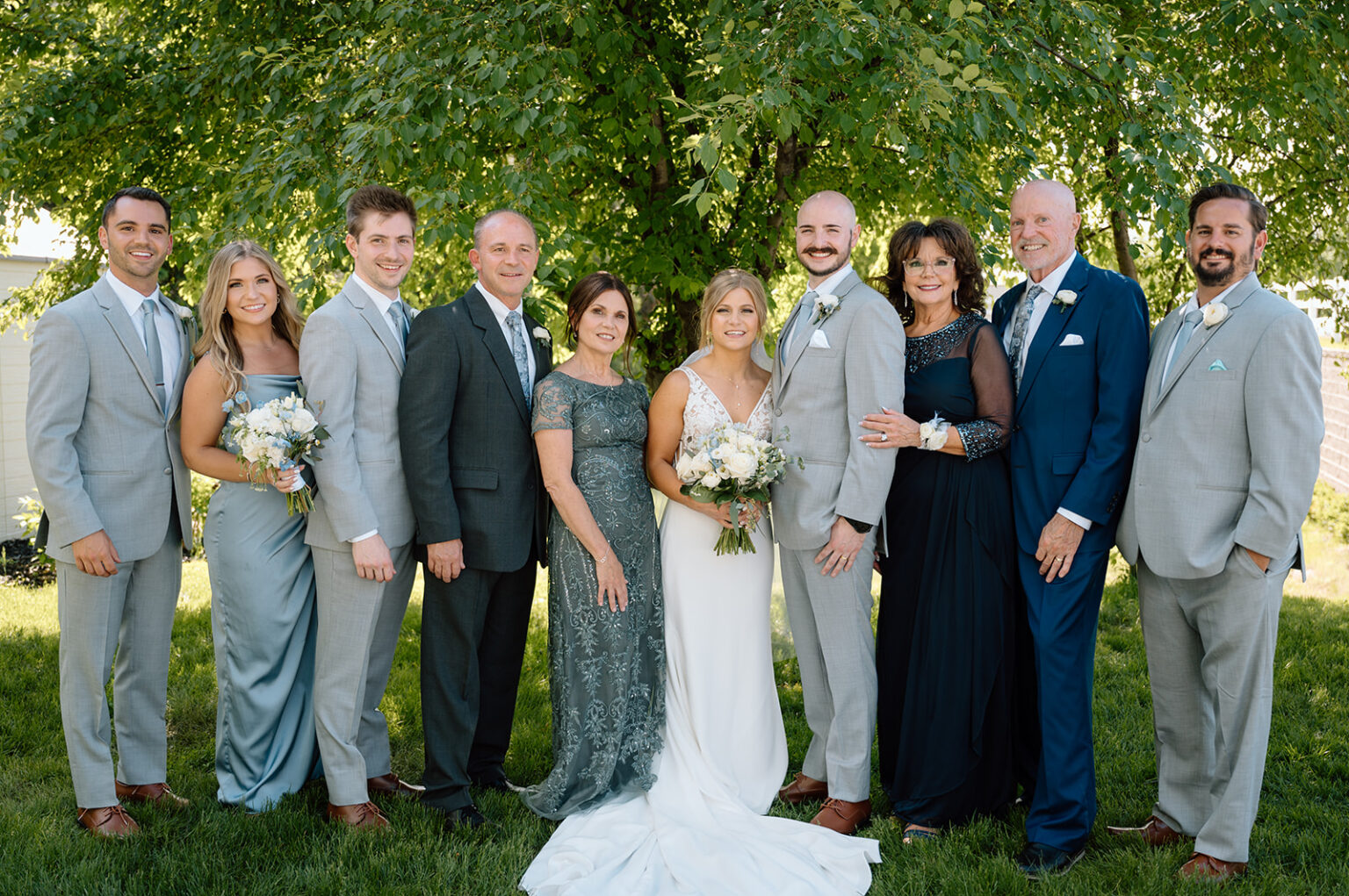 How I Approach Sneak Peek Photography | alycrossphotography.com