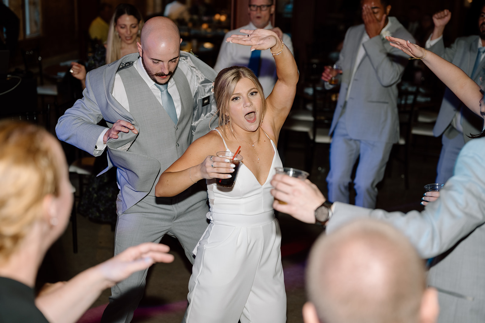 How I Approach Sneak Peek Photography | alycrossphotography.com