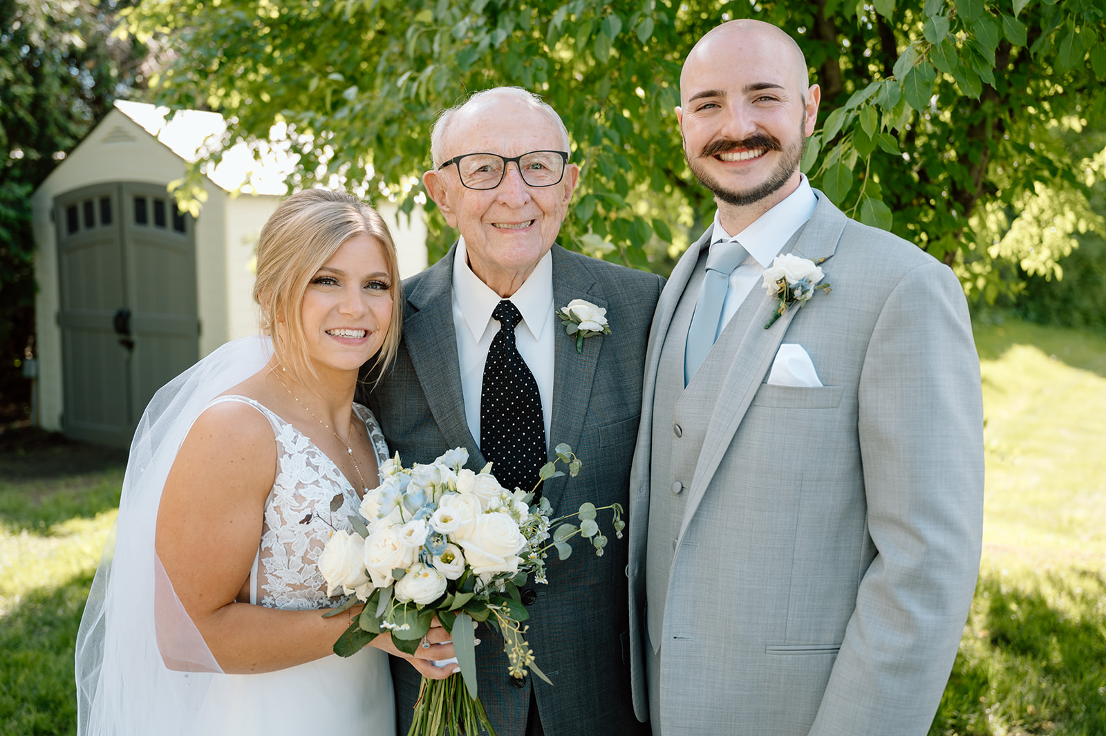 How I Approach Sneak Peek Photography | alycrossphotography.com