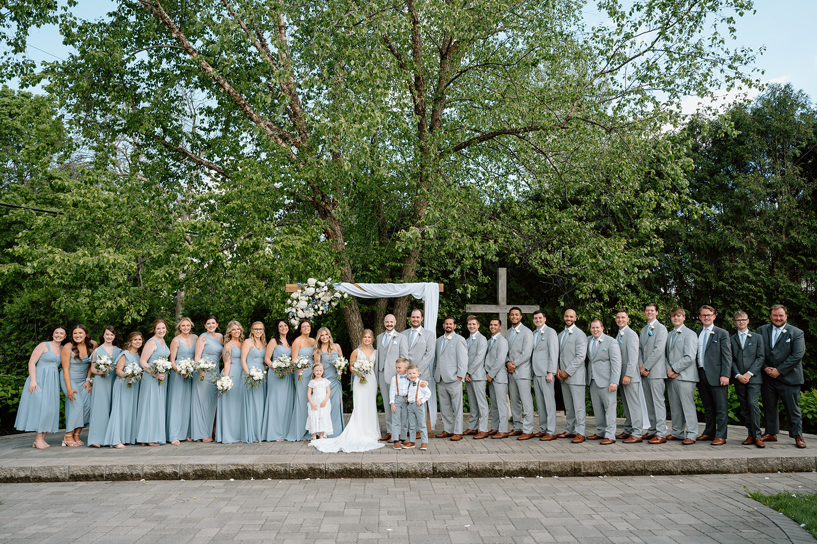 How I Approach Sneak Peek Photography | alycrossphotography.com