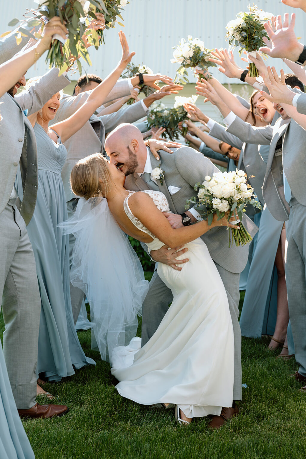 How I Approach Sneak Peek Photography | alycrossphotography.com