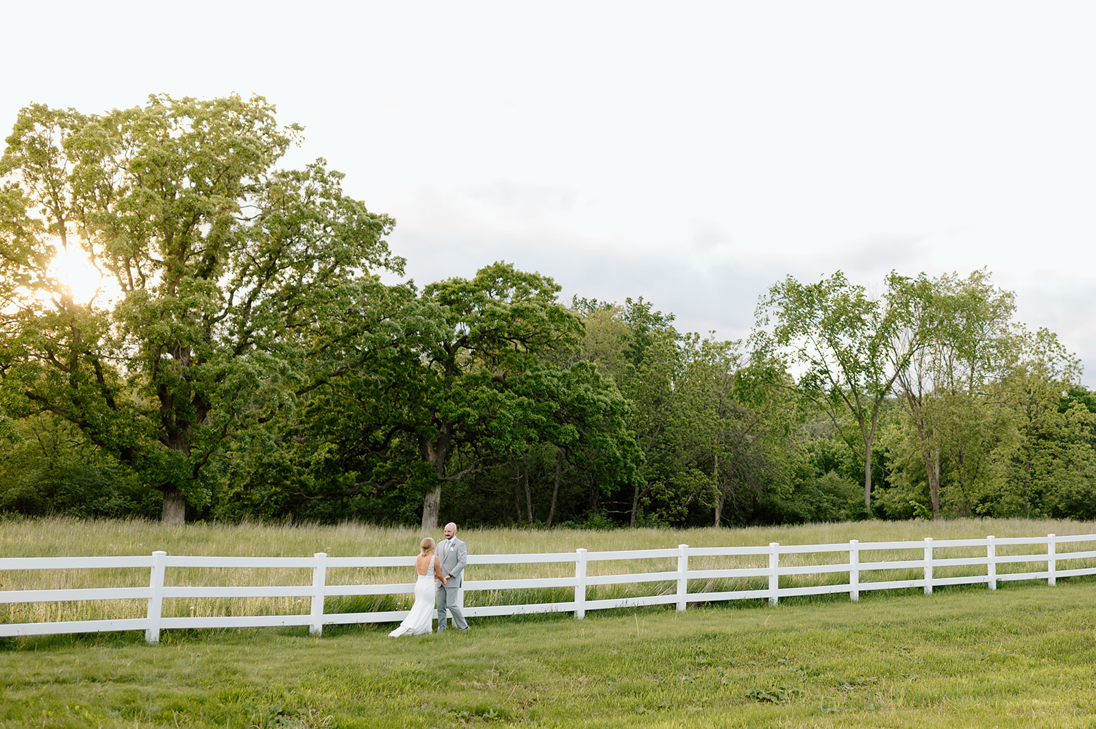 How I Approach Sneak Peek Photography | alycrossphotography.com
