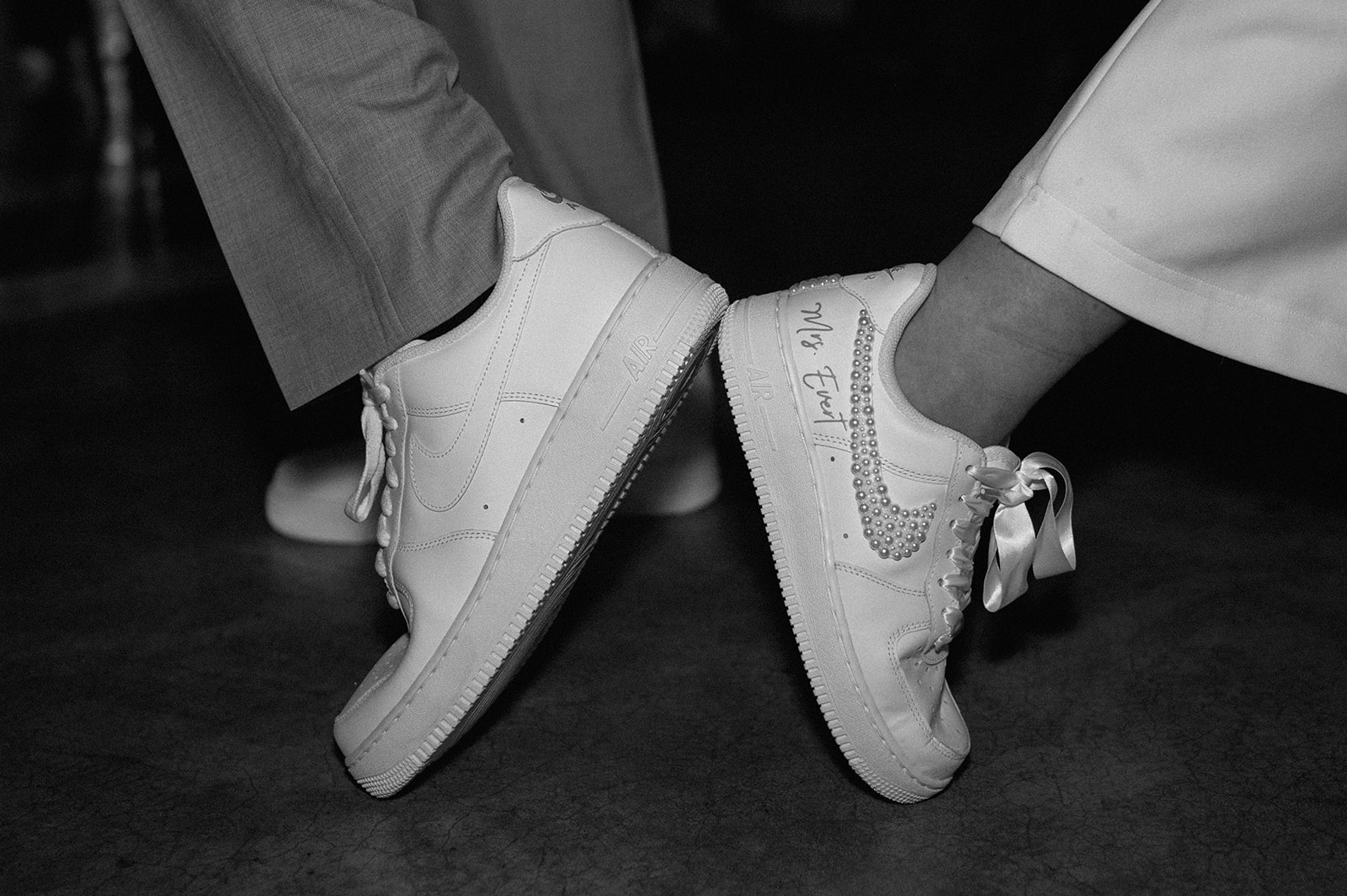 How I Approach Sneak Peek Photography | alycrossphotography.com