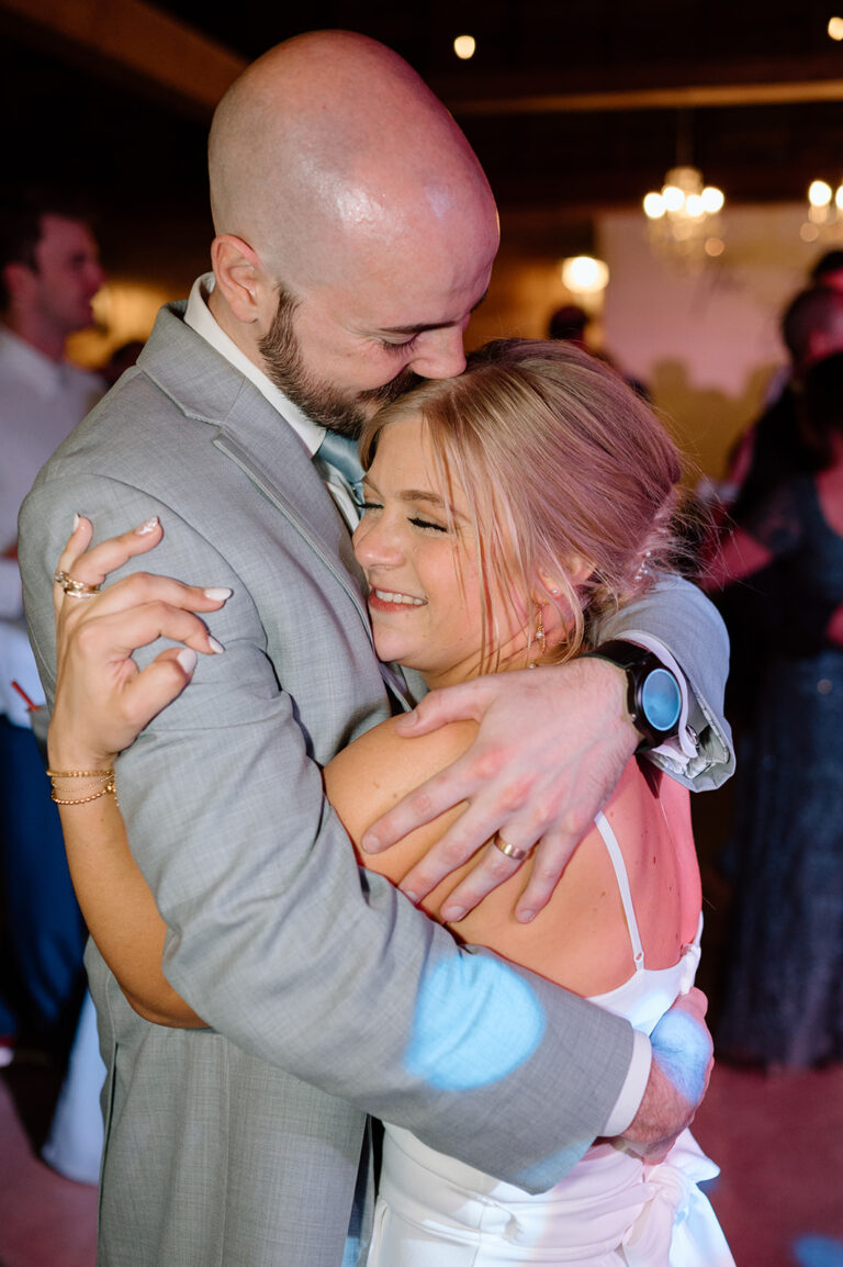 How I Approach Sneak Peek Photography | alycrossphotography.com