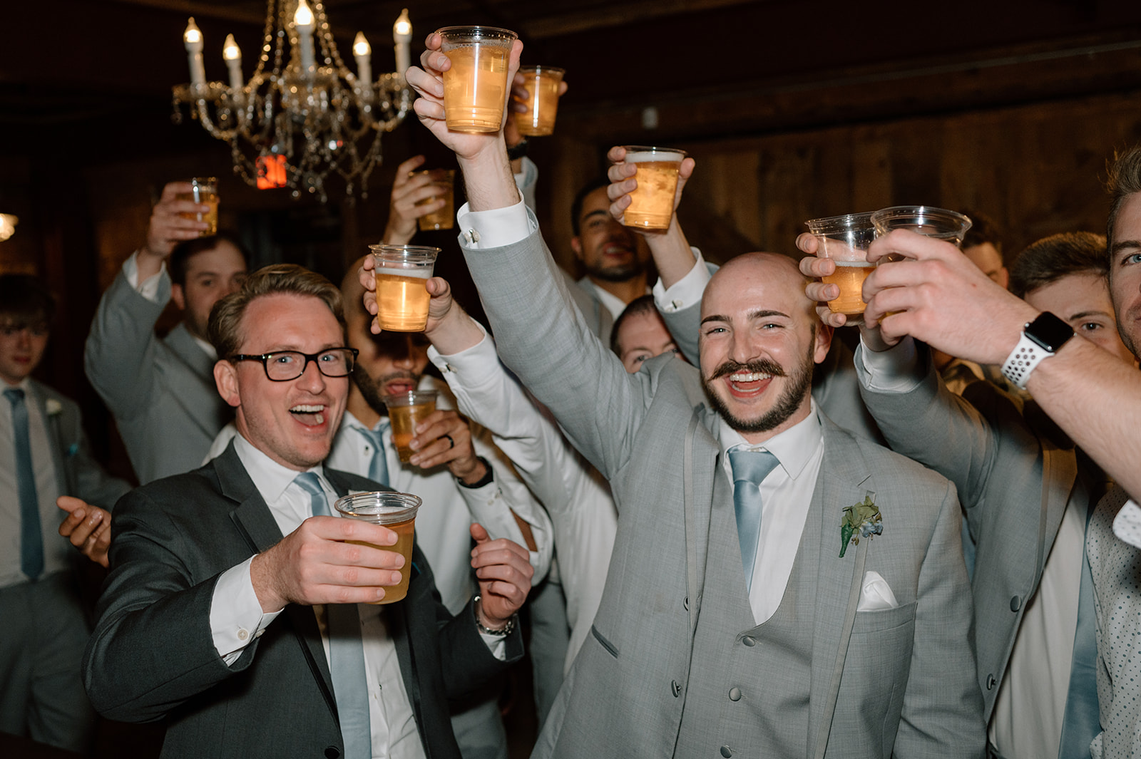 How I Approach Sneak Peek Photography | alycrossphotography.com